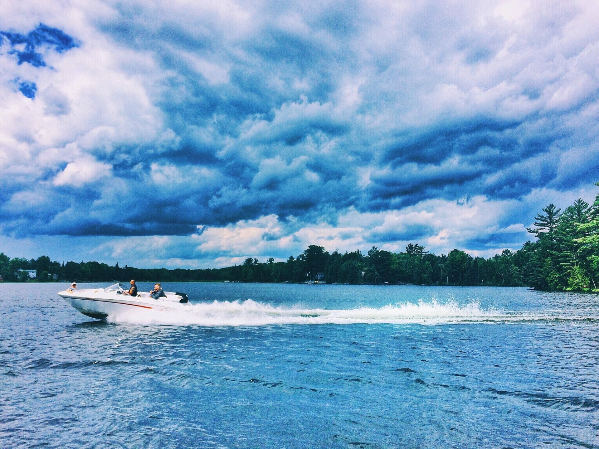 No Wake Zone: Understanding the Rules of Safe Boating - BoatingWorld