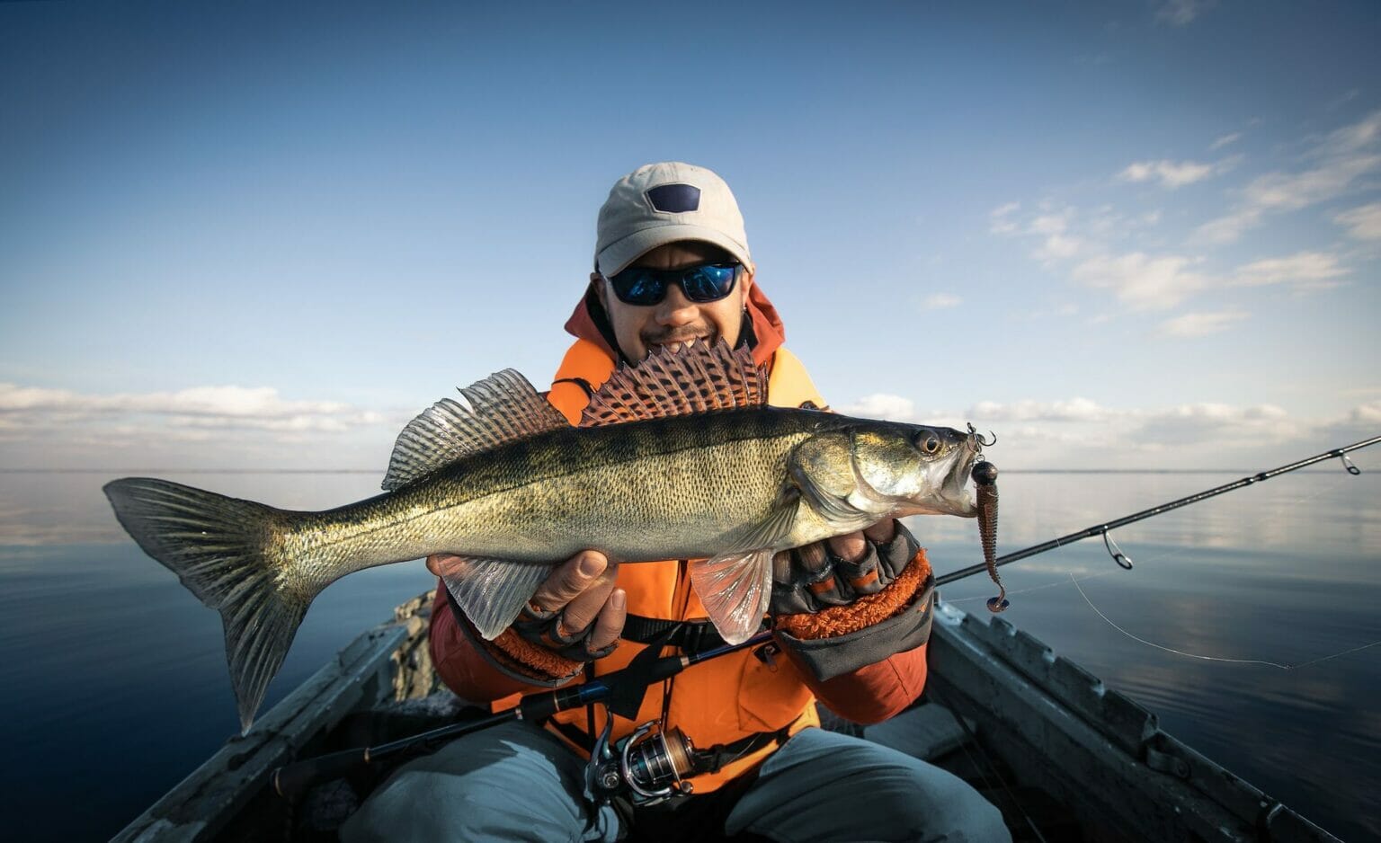 Pro Bass Fishing Tips & Techniques for Largemouth and Smallmouth Bass ...
