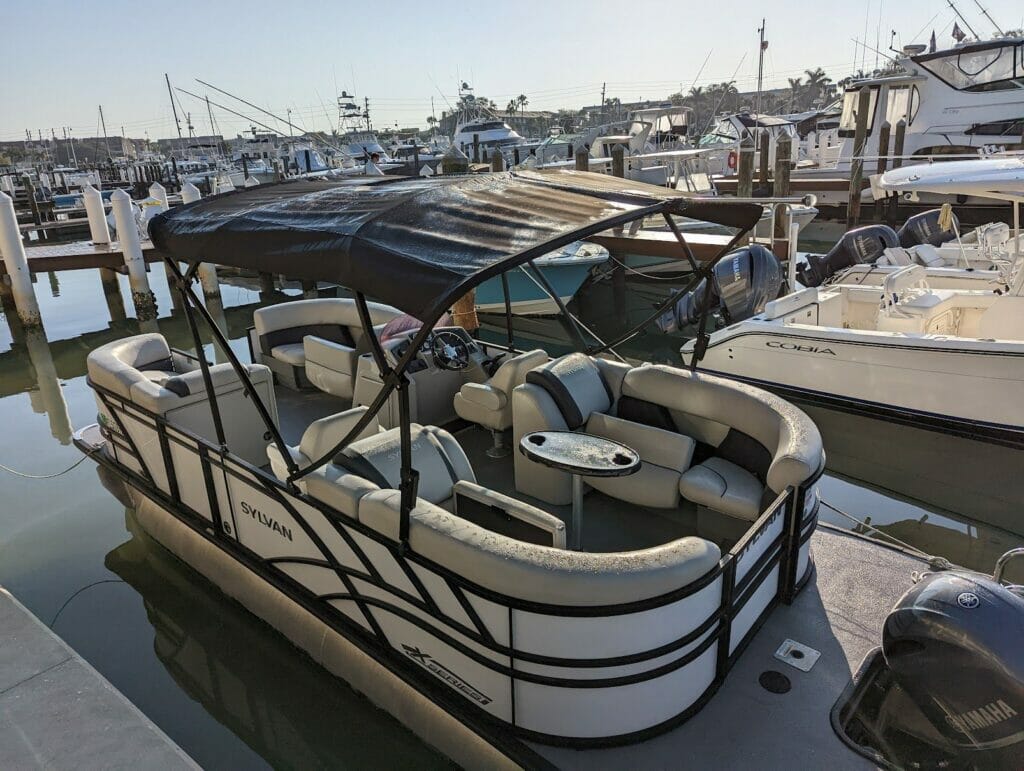 Docking a Pontoon Boat: Techniques and Tips for Smooth Navigation ...
