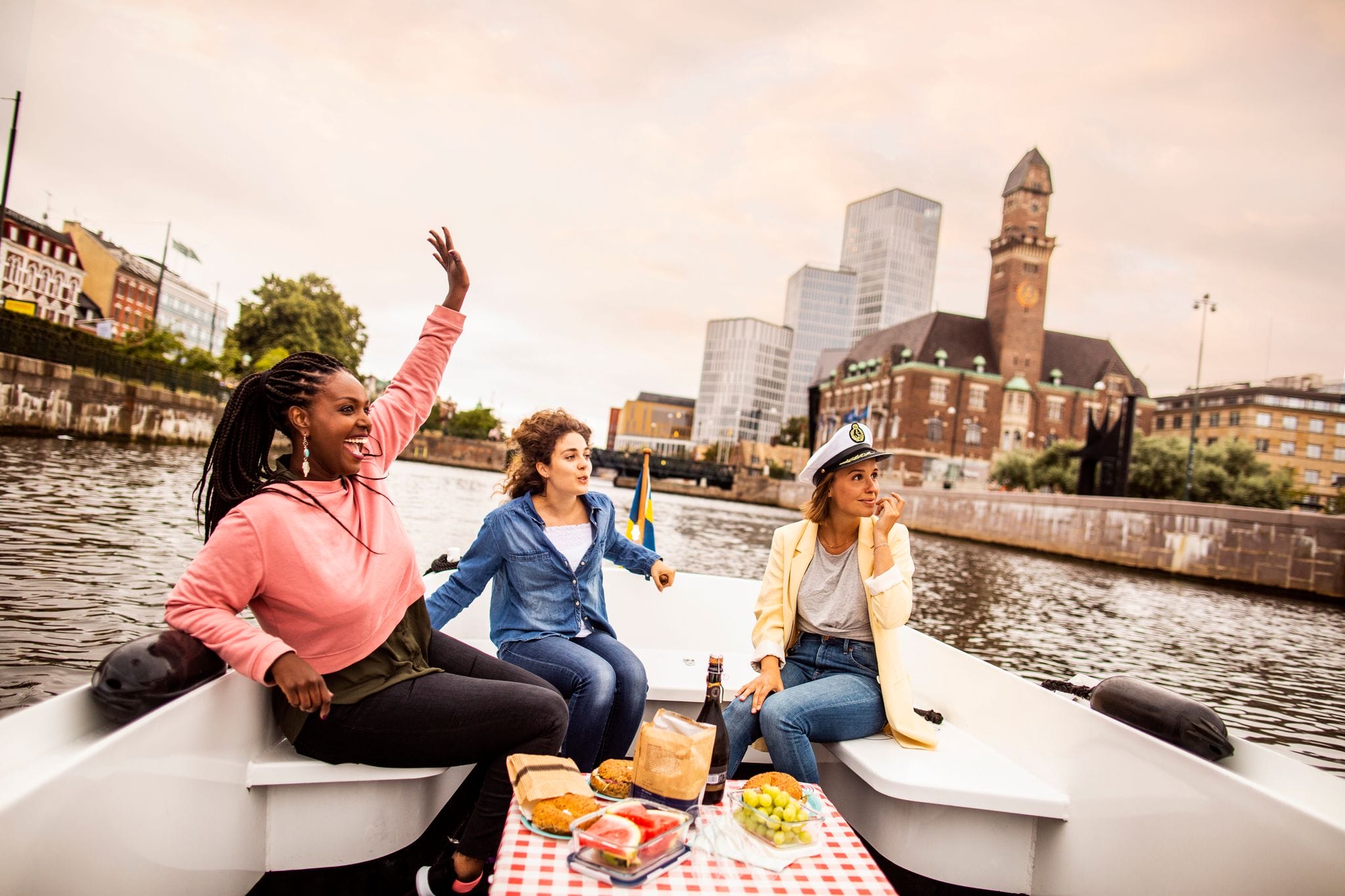 Tips for Decking Out Your Boat Space for the Perfect Day Vacation ...