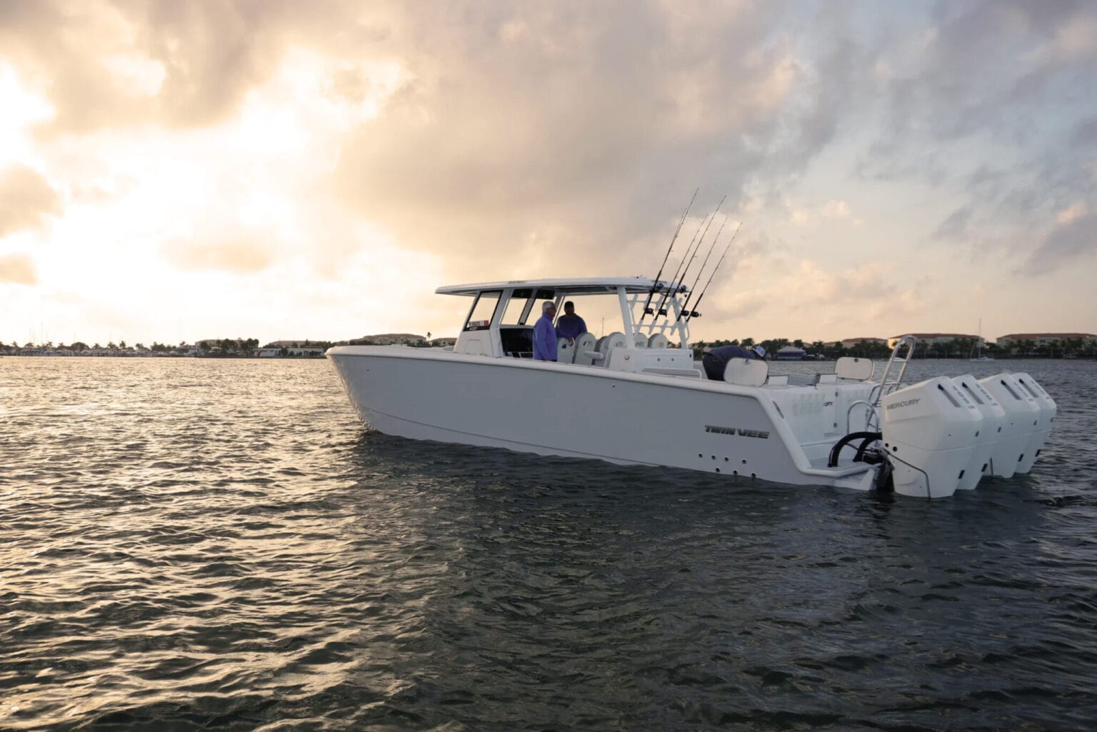 Power Cats of 2024: Ultimate Guide to the Top Power Catamarans This ...