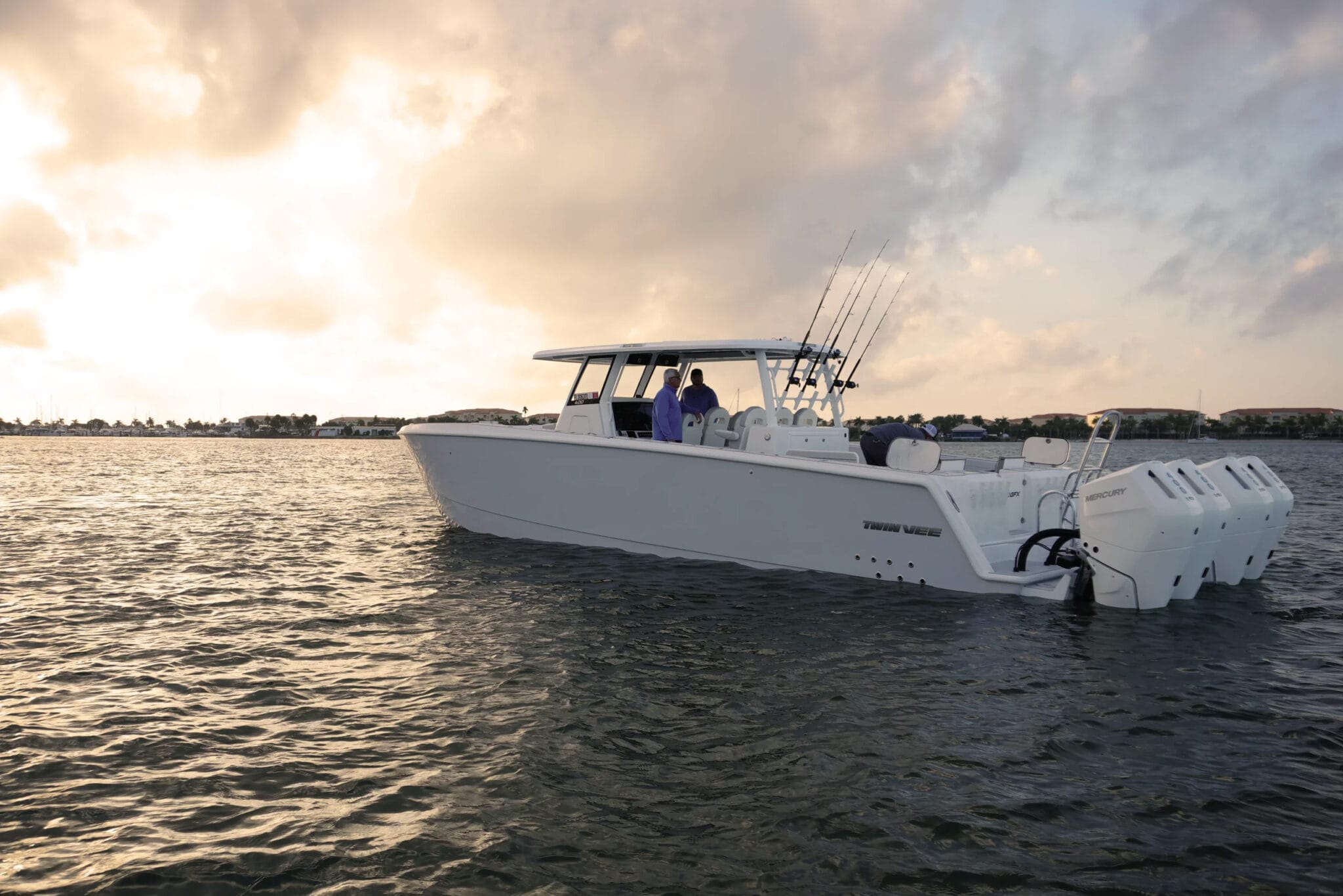 Power Cats of 2024: Ultimate Guide to the Top Power Catamarans This ...