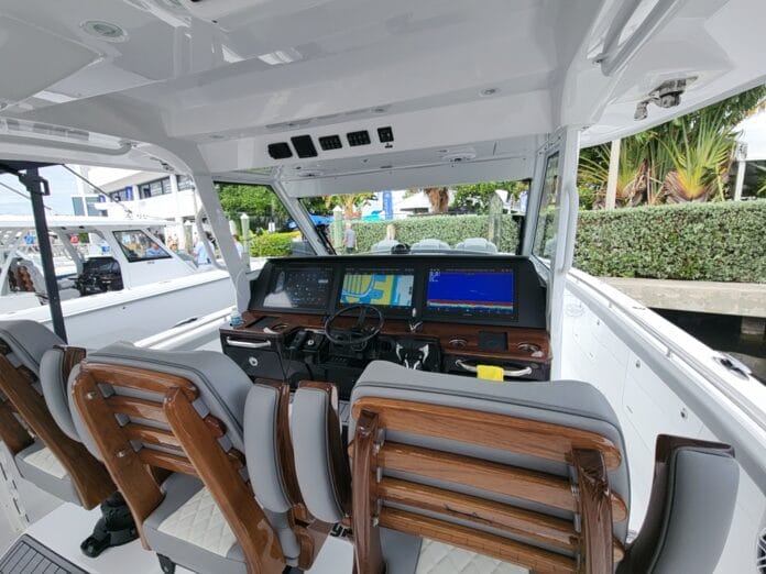 2025 Everglades Boats 455 CC Review - BoatingWorld