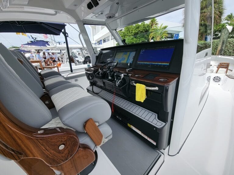 2025 Everglades Boats 455 CC Review - BoatingWorld