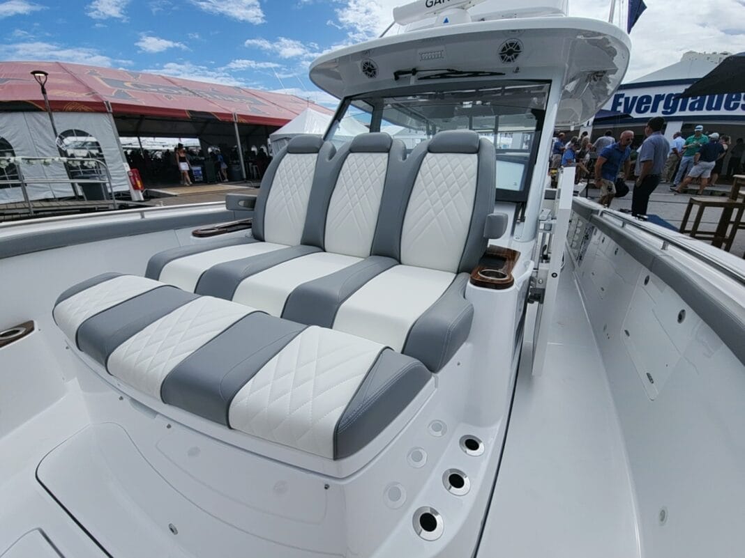 2025 Everglades Boats 455 CC Review - BoatingWorld