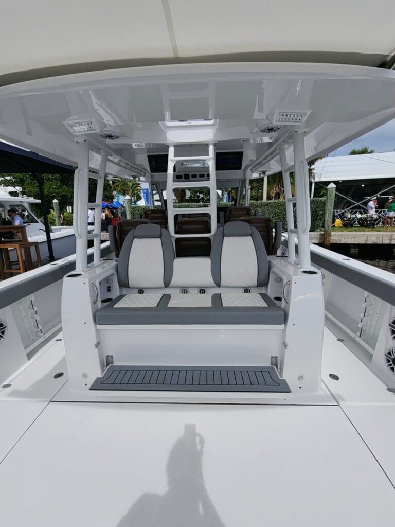 2025 Everglades Boats 455 CC Review - BoatingWorld