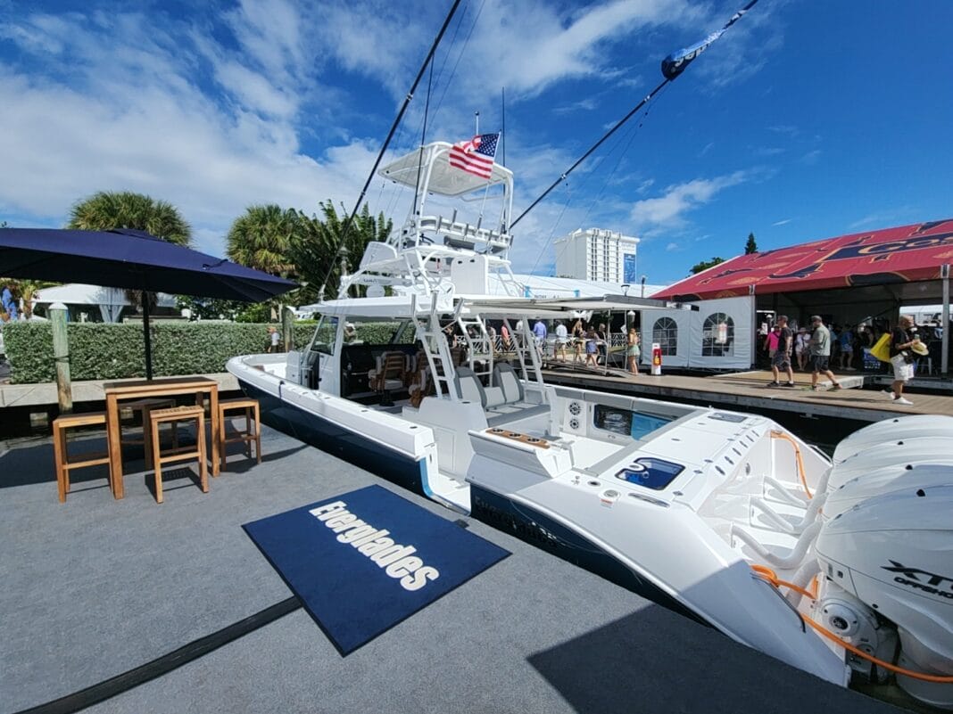 2025 Everglades Boats 455 CC Review - BoatingWorld