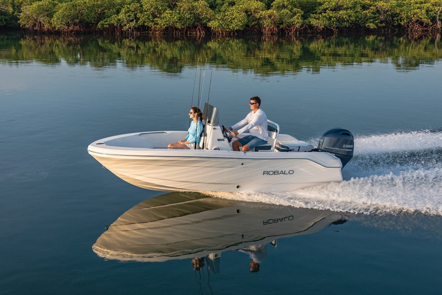 2025 Robalo R160 Review - BoatingWorld